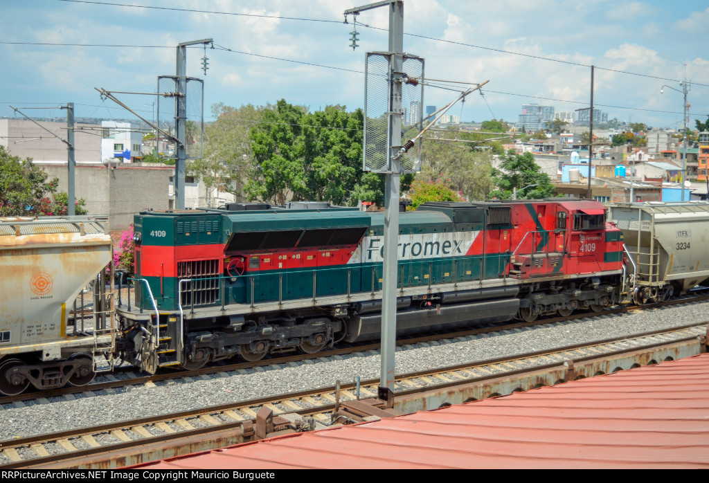FXE SD70ACe Locomotive running as DPU